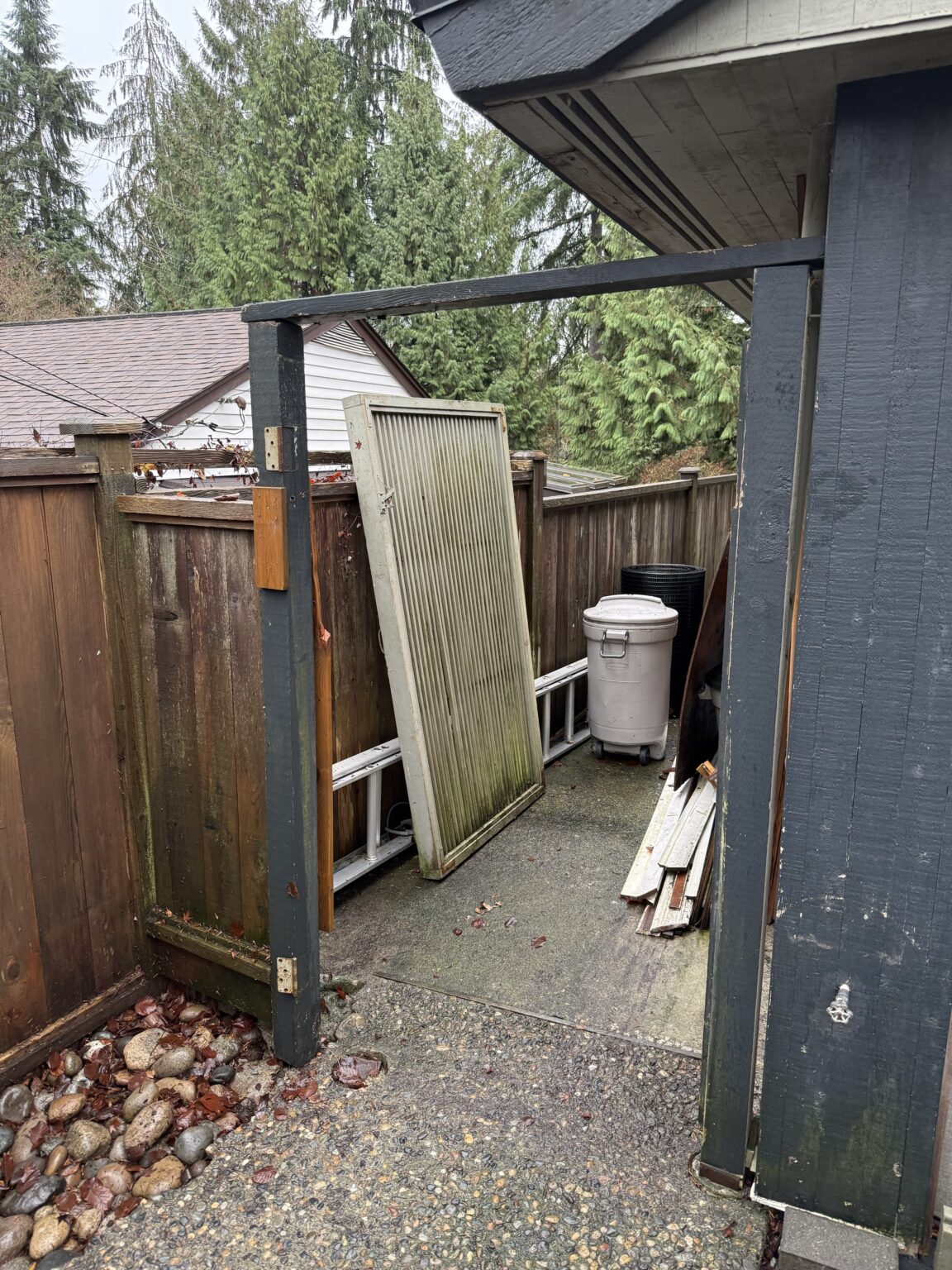 How to Build and Install a Cedar Gate With a Keyless Lock in North ...